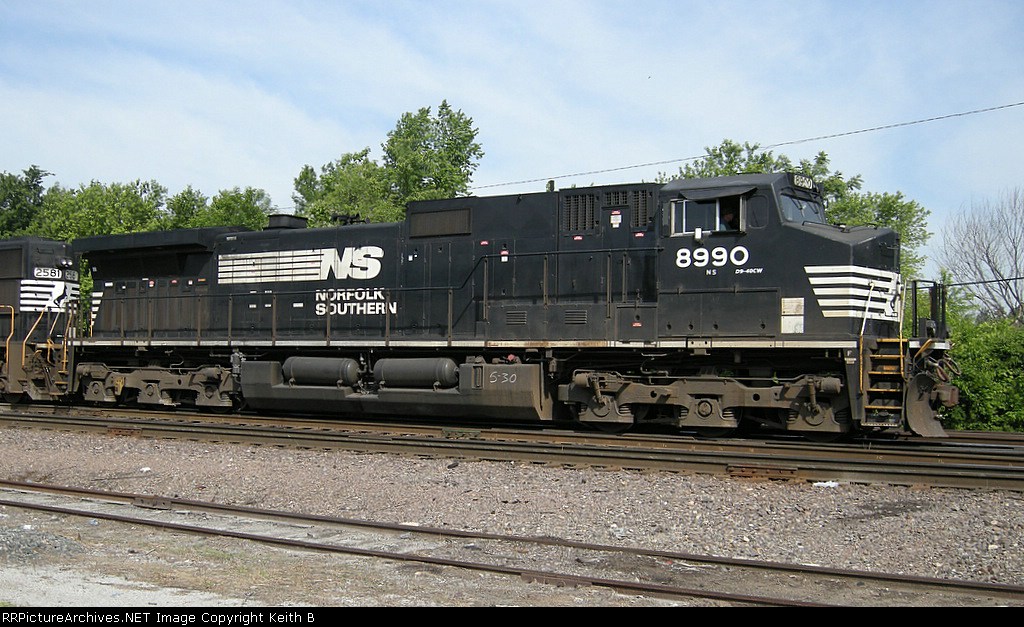 NS 8990